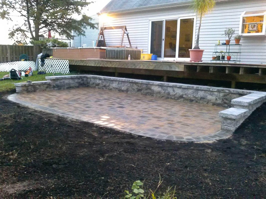 Retaining Walls and Hardscape Walls | Bluewater Custom Builders